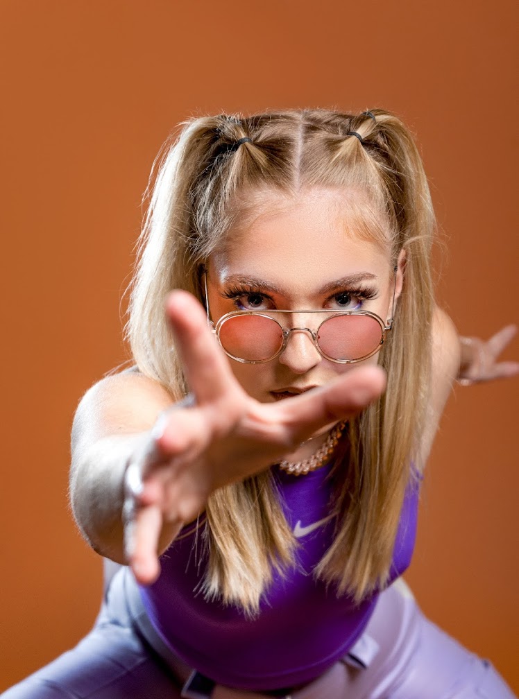 Wence Entertainment - Média